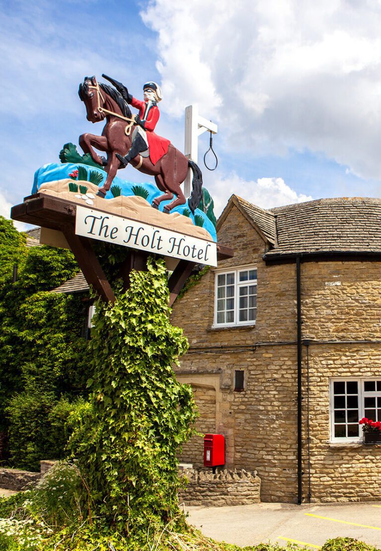 Gallery | The Holt Hotel